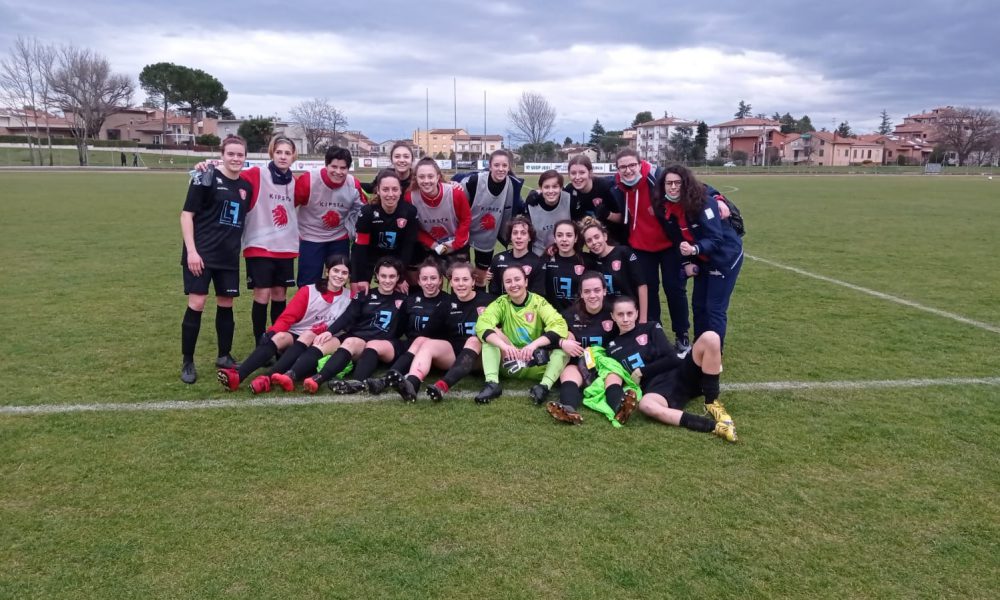 JESINA CALCIO / L'undici femminile a Roma per confermare l'ottimo ...